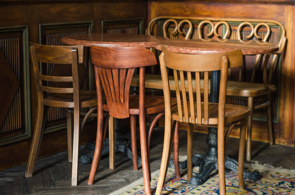 Guide pratique pour la restauration de meubles anciens : techniques et ...
